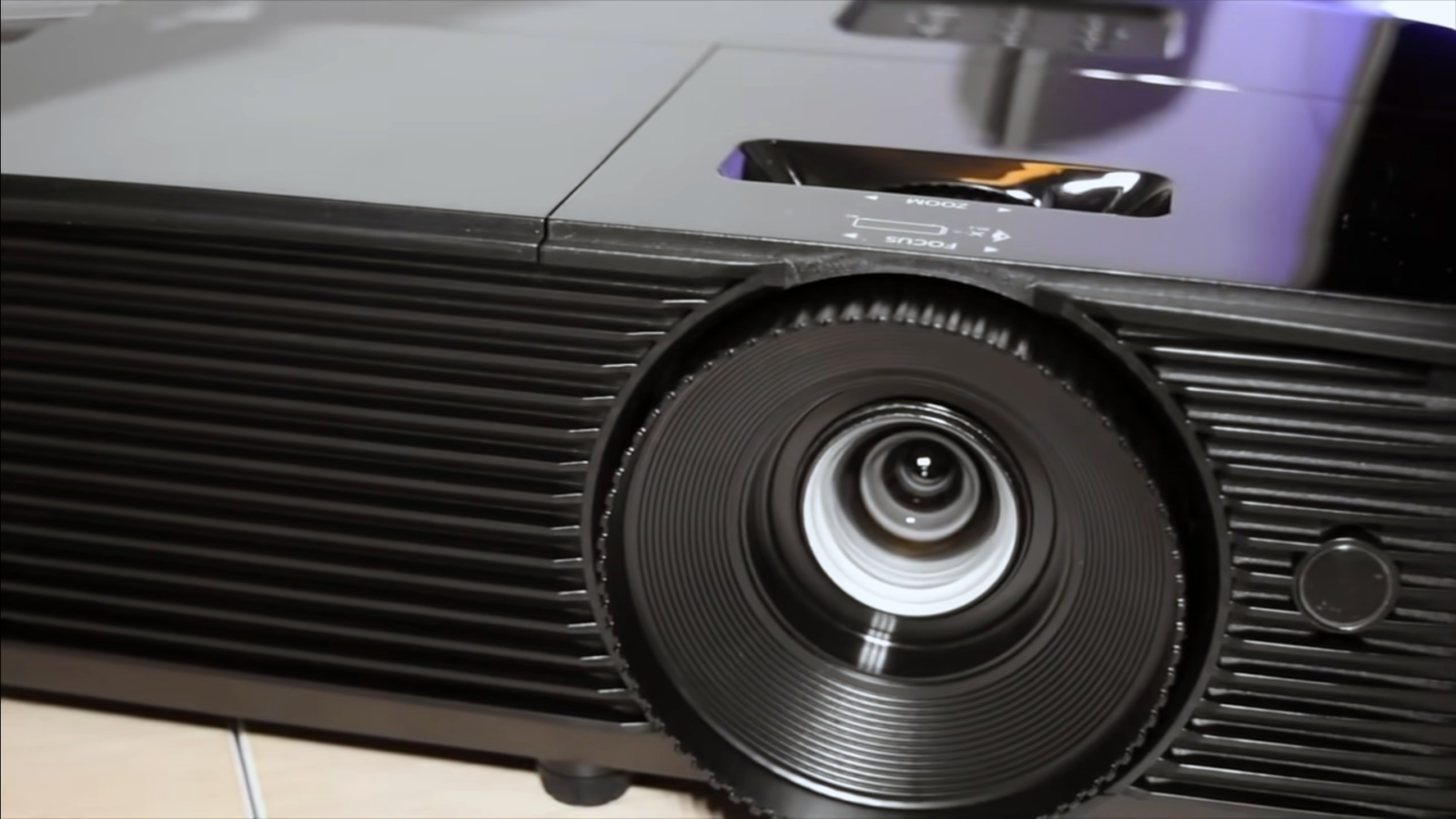 How to Clean a Projector Inside Lens? - ProjectorProfy