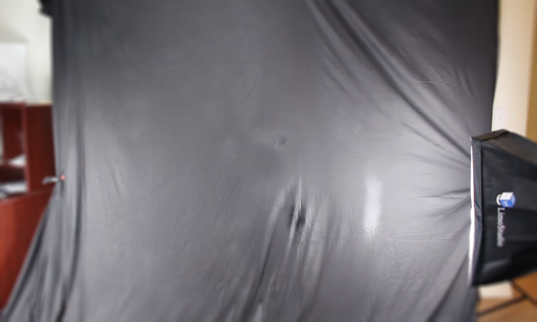 How to Get Wrinkles Out of a Projector Screen? - ProjectorProfy