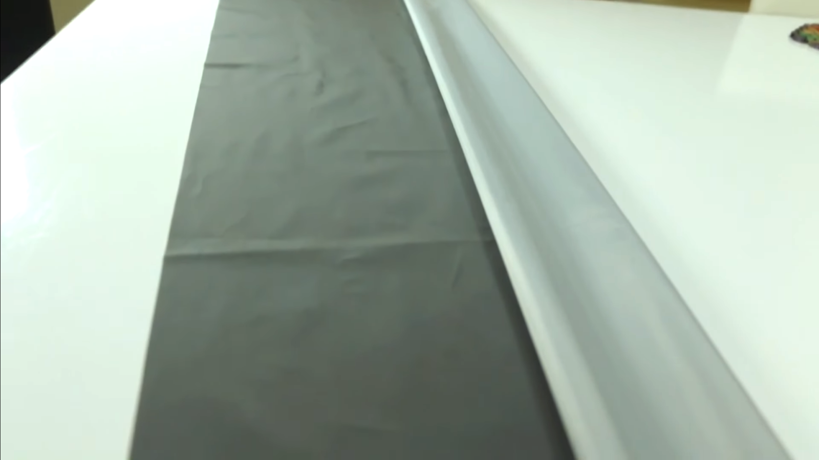 How to Get Wrinkles Out of a Projector Screen? - ProjectorProfy