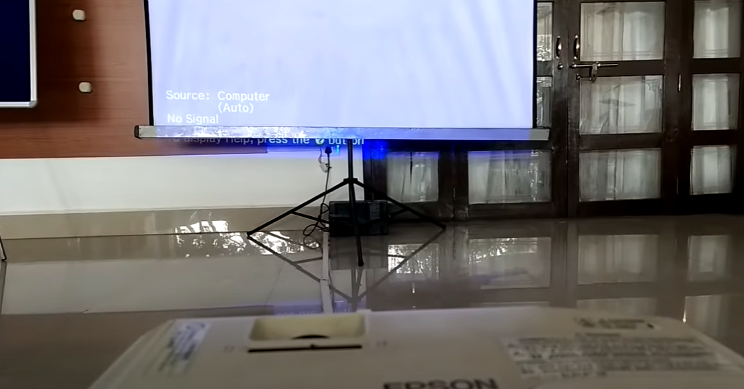 Projector Connected But Not Displaying: How to Fix? - ProjectorProfy