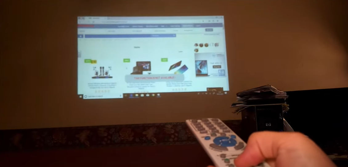 Projector Blurry on One Side: How to Fix? - ProjectorProfy